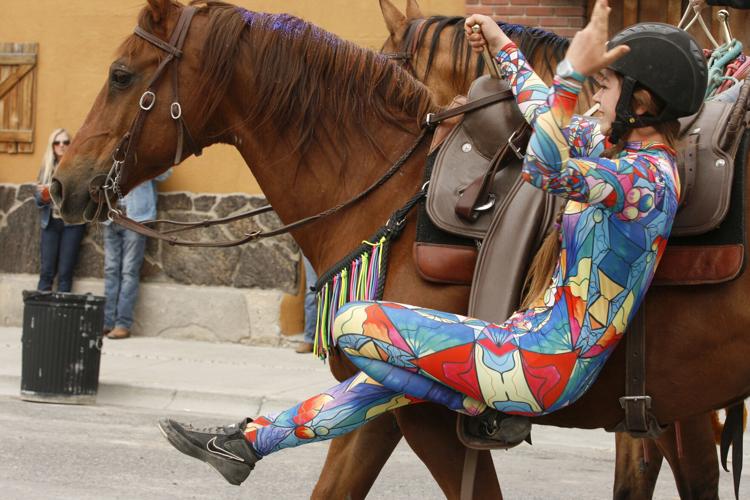 Cool temps, high winds don't dampen Mackay Rodeo fun | News ...