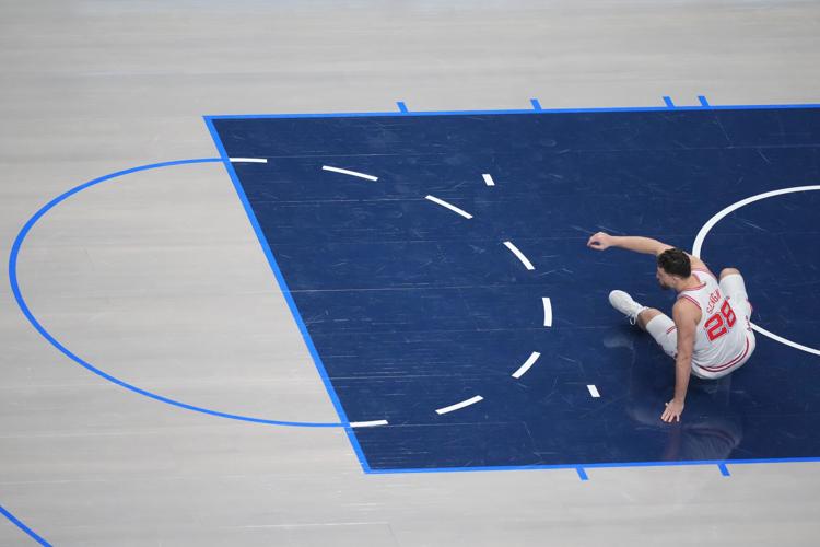 Rockets' Sengun leaves game vs. Mavericks early with ankle sprain | Pro ...