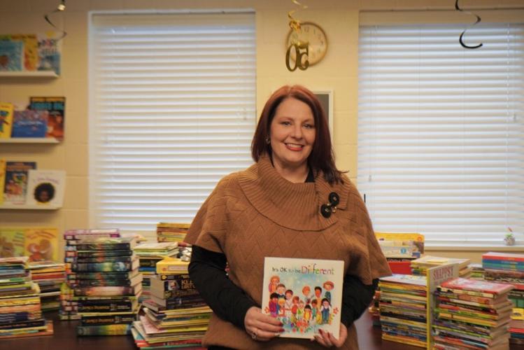 Hillview Elementary principal collects 600 books for school library ...