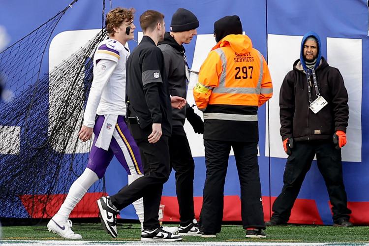 X-rays negative for Vikings QB J.J. McCarthy after injuring his right ...