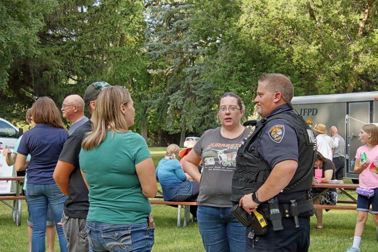 Residents meet with new neighborhood patrol officers | Crime & Courts ...