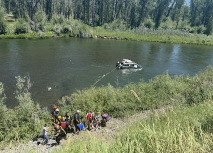 Emergency teams rescue Utah family from Snake River | Local News ...