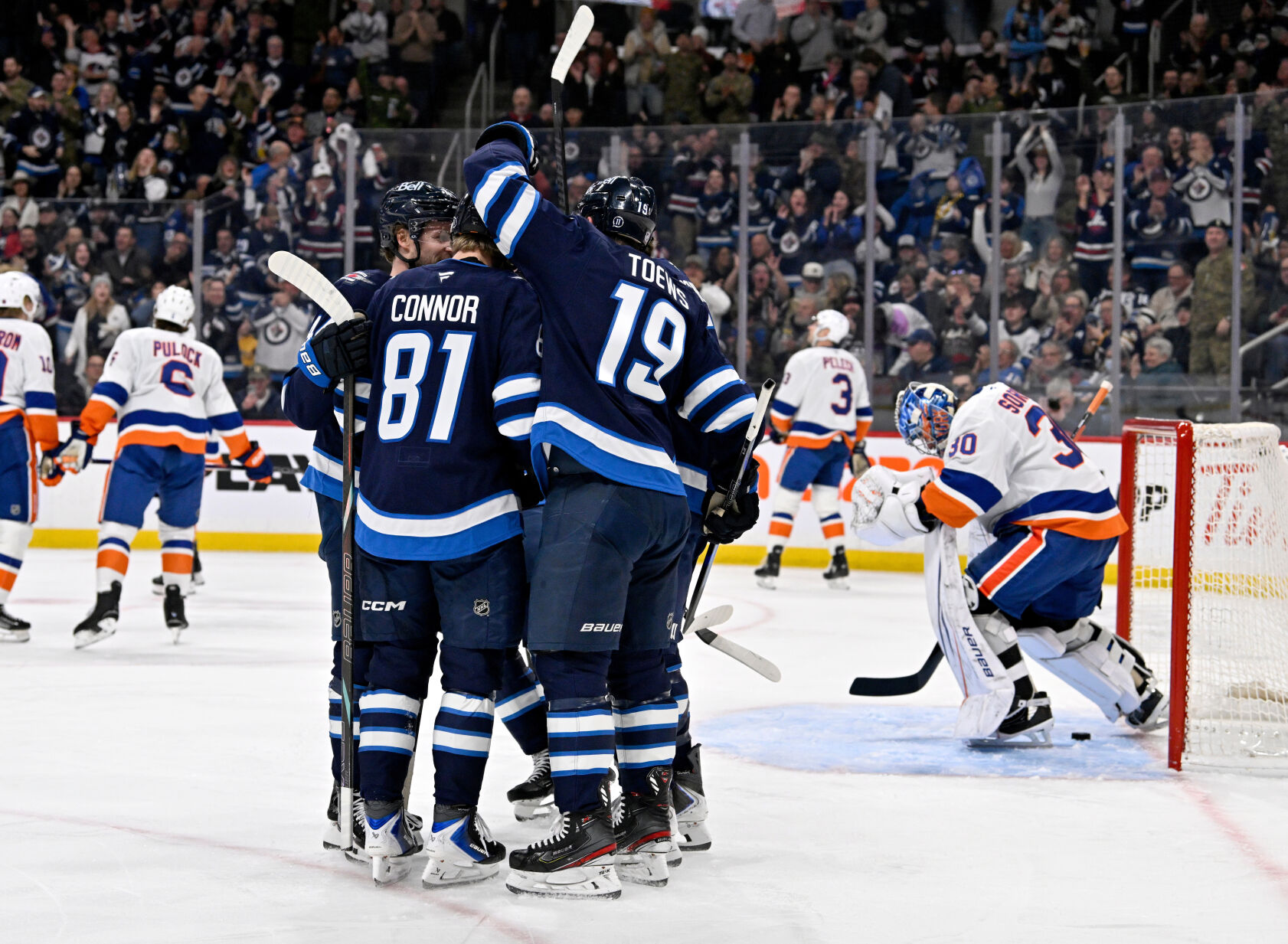Lowry, Connor each have goal and assist as Jets beat Islanders 5-4 for ...