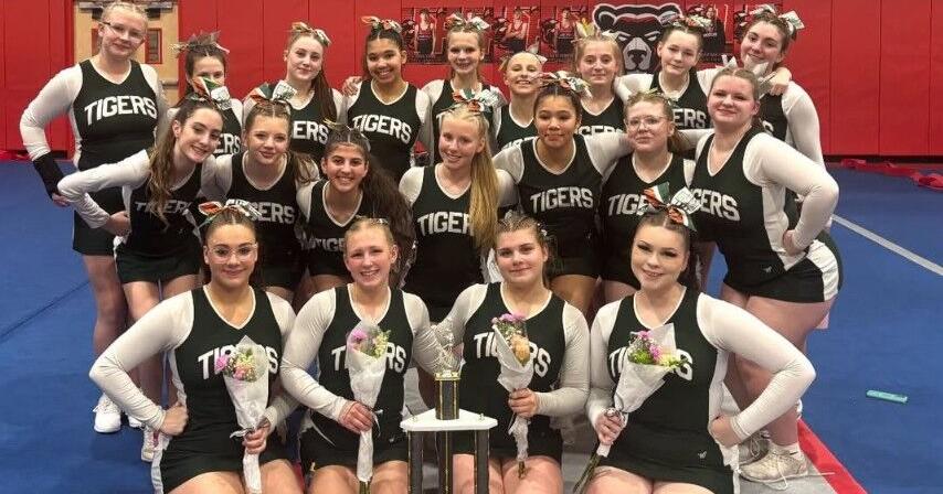 Hudson Falls cheerleading team heads to state championships