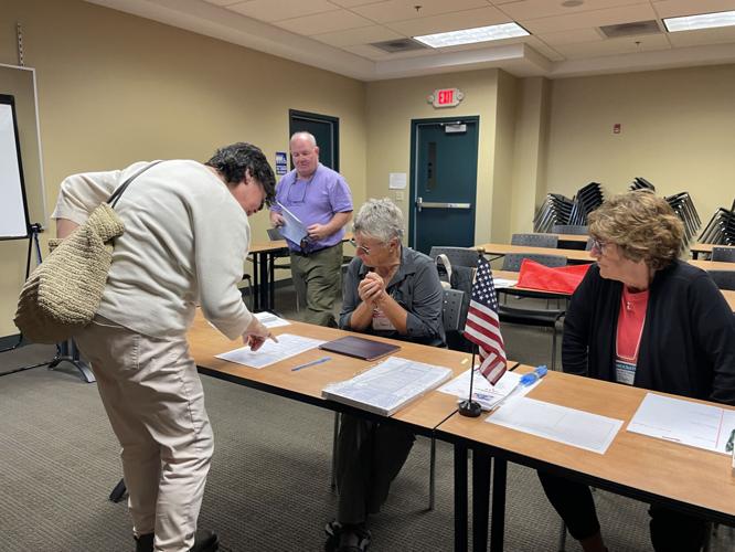Warren County: First voter registration day has a slow start