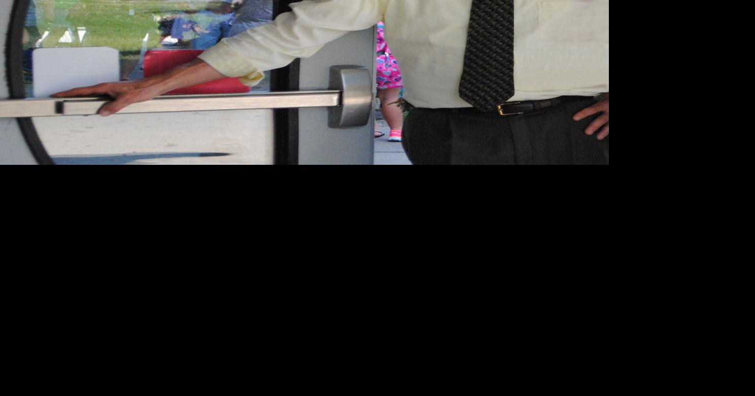 Glens Falls Middle School principal honored; is retiring