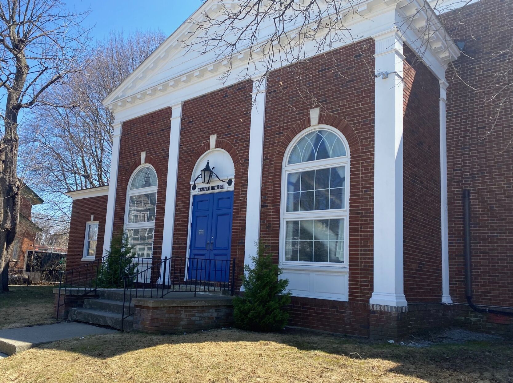 Temple Beth El building listed for sale