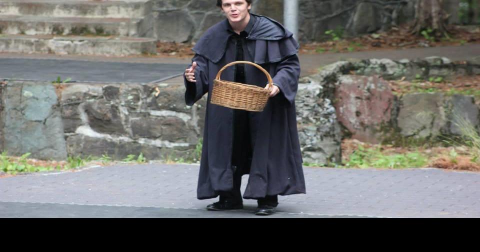 'Hamlet' actor rebounds from serious injuries