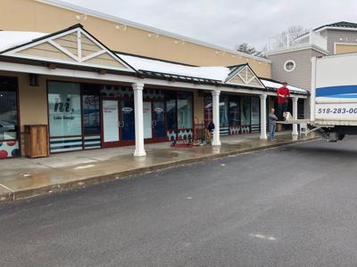 Blog: Old Navy to open store in outlets in May