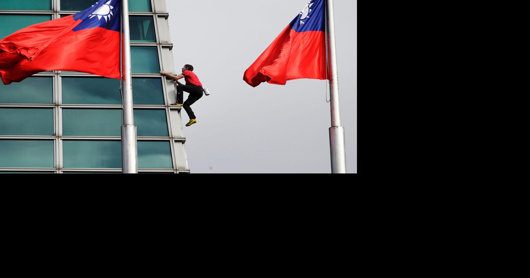 Alex Honnold completes free solo climb of Taipei 101