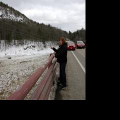 Dislodged ice jam draws spectators