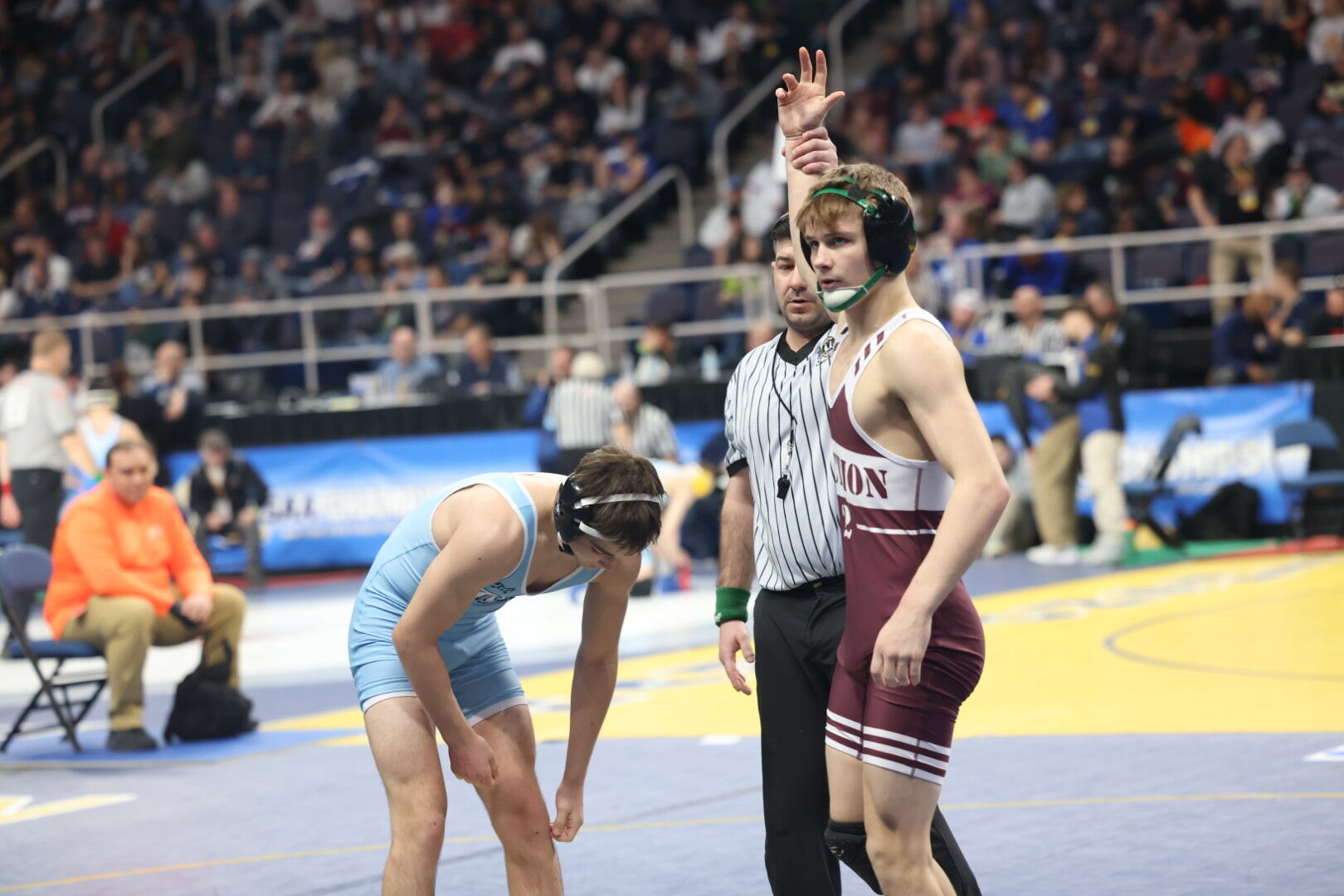 Mullis heads into state wrestling semifinals; four other local ...