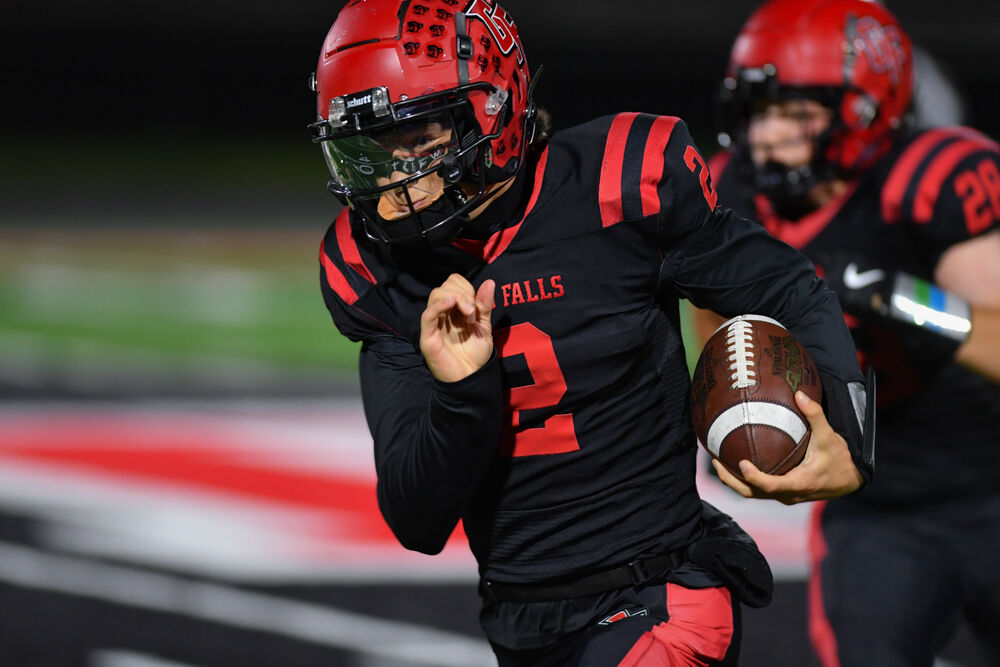 Chase McTague sparks Glens Falls to football rout of Ravena