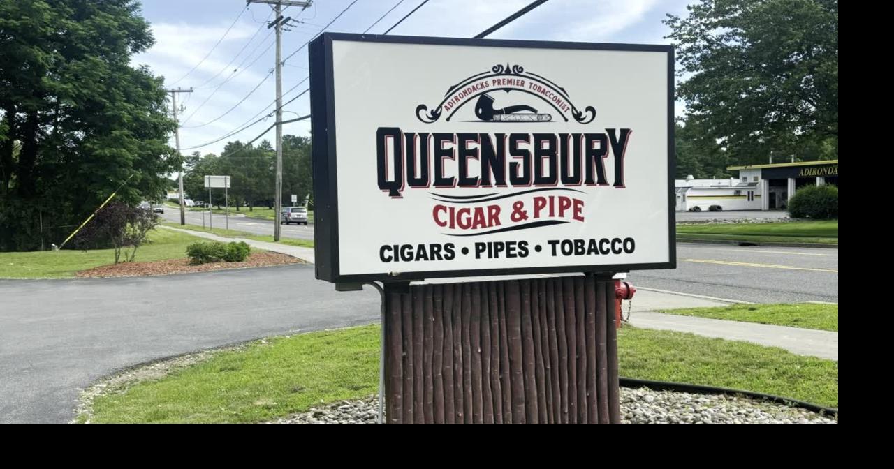 Cigar, pipe shop celebrates 30 years