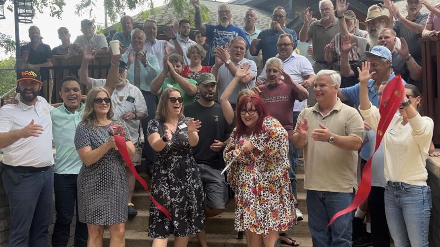 Cigar, pipe shop celebrates 30 years