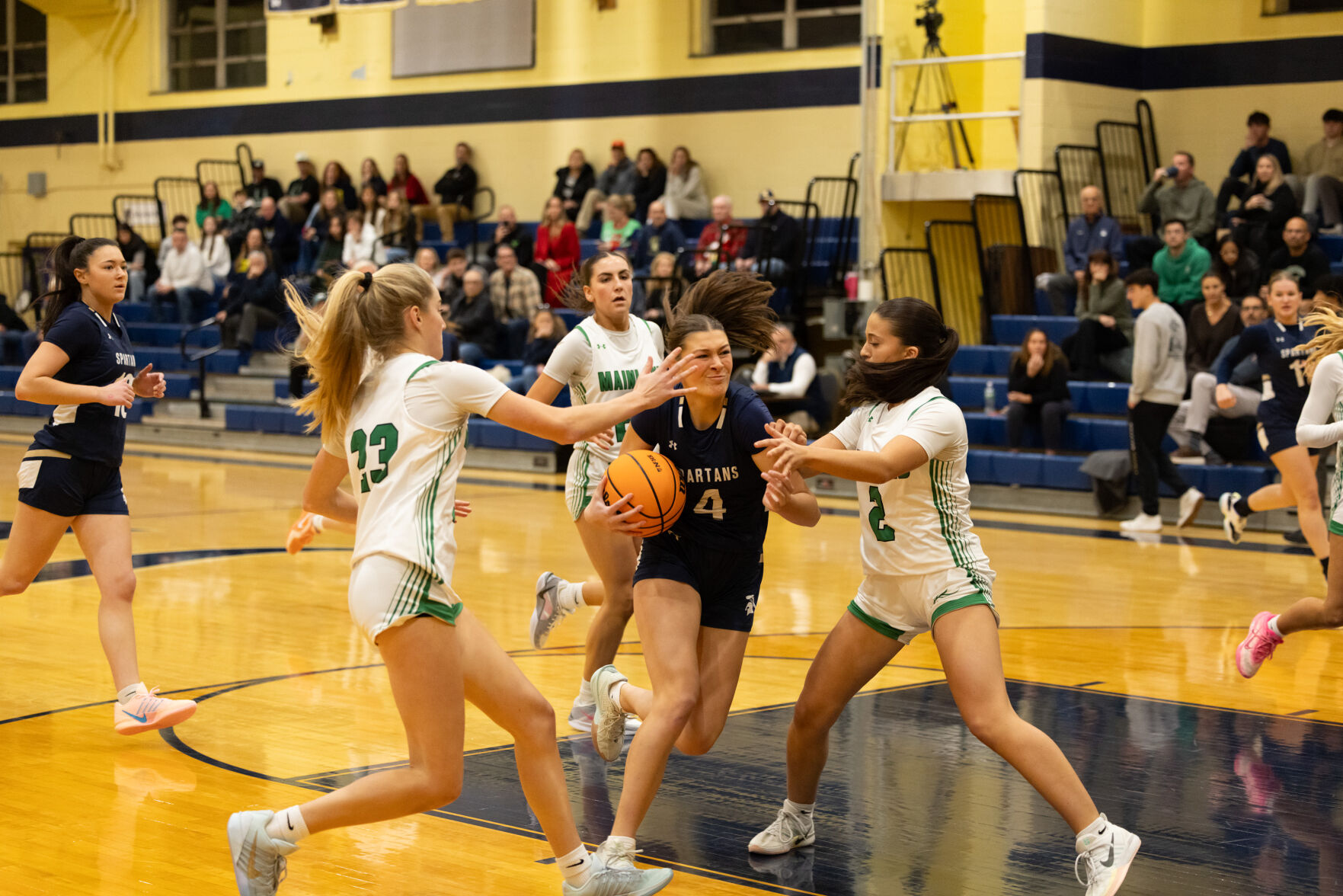 Mainland Regional beats Holy Spirit in girls basketball