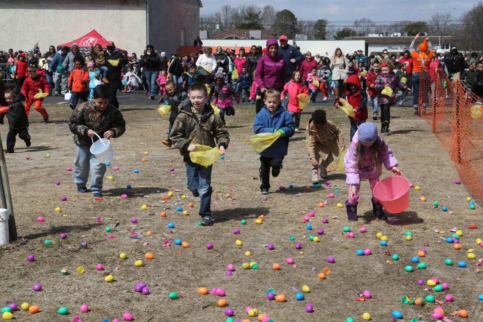 Photo Gallery: Helicopter Egg Drop