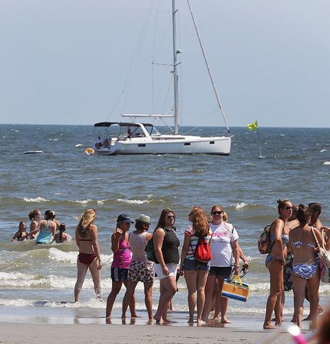 Atlantic City beach concert exceeds crowd size expectations