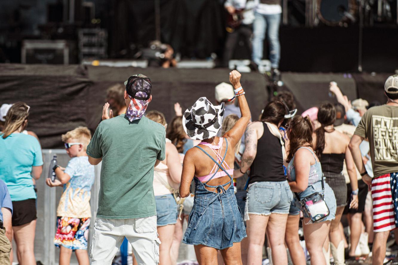 Yee-haw! Barefoot Country Music Fest kicks off in Wildwood