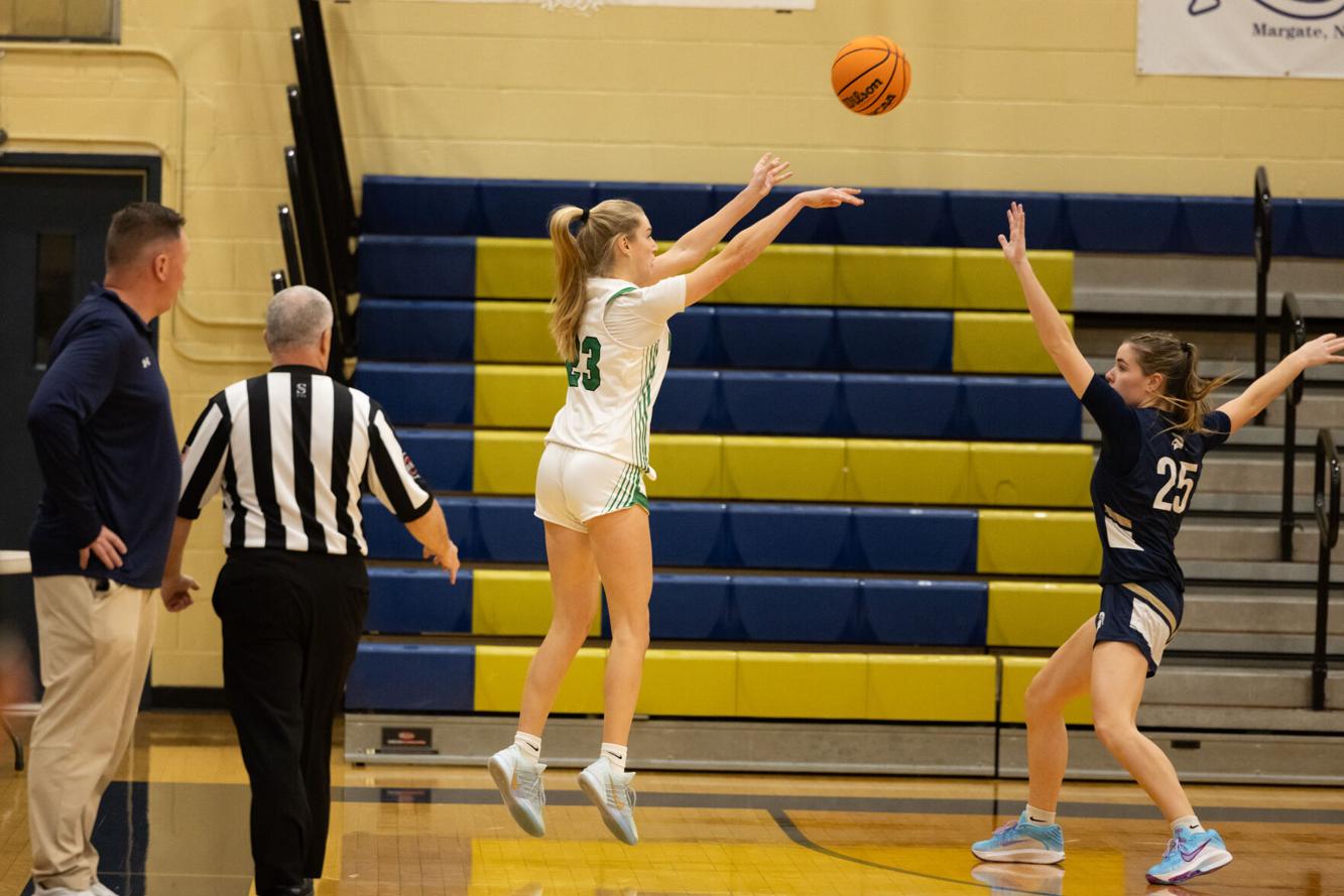 GALLERY: Mainland Regional girls basketball at Holy Spirit