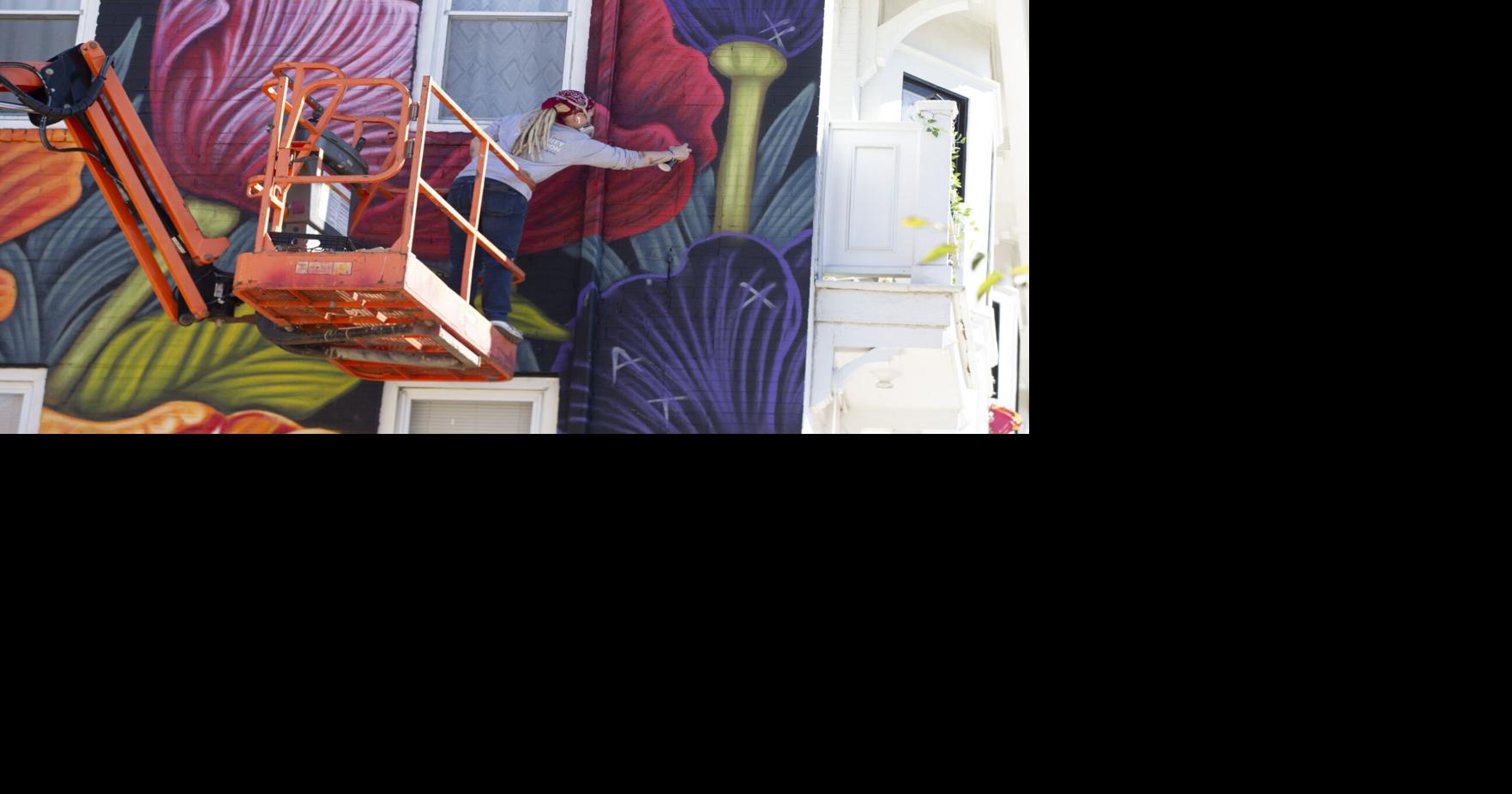 BK Foxx and Friends create murals for "Foxx and Friends"