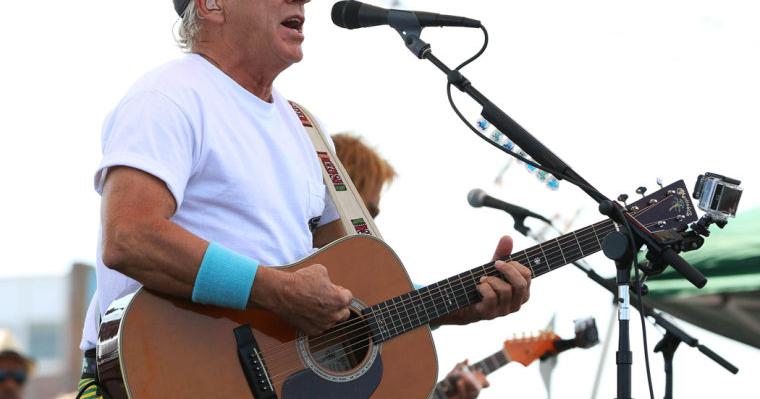 Top 5 Jimmy Buffett beach party songs
