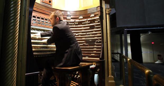 Free noon organ concerts have successful debut at Boardwalk Hall