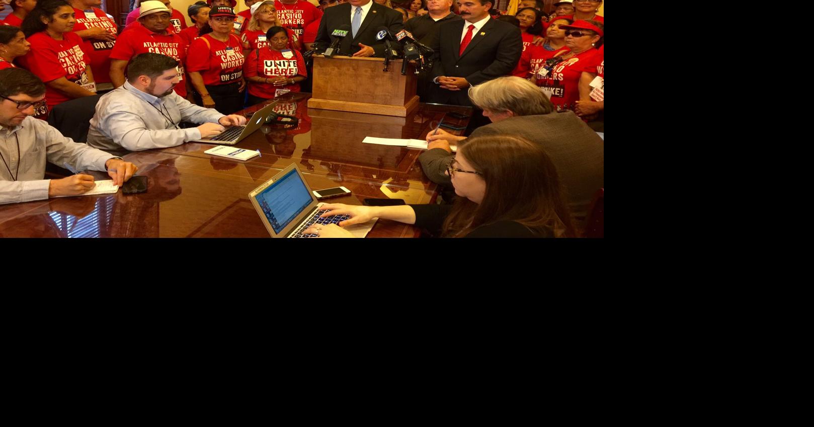 Striking Taj Mahal workers rally for unemployment benefits