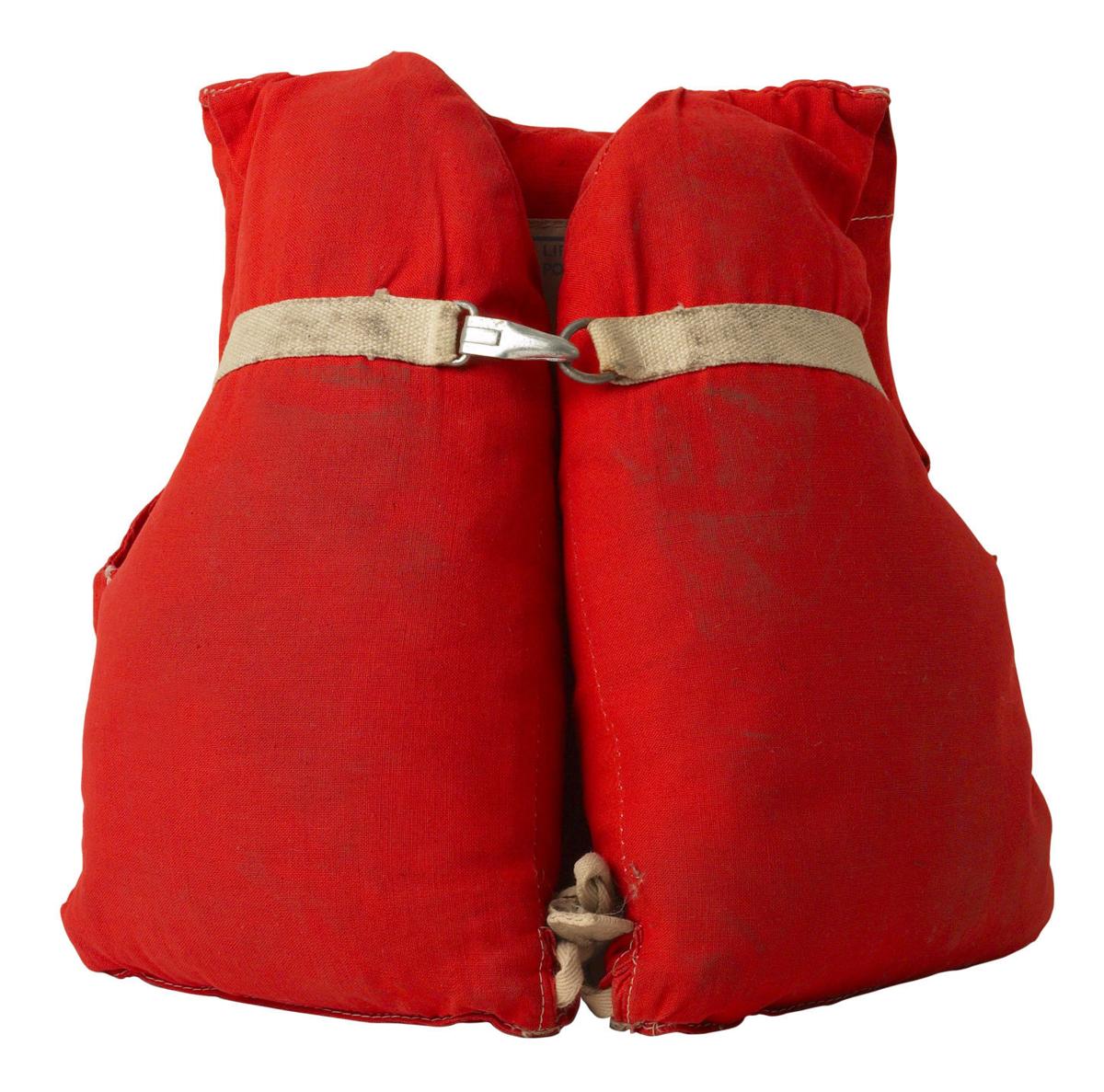 How to properly fit a life jacket