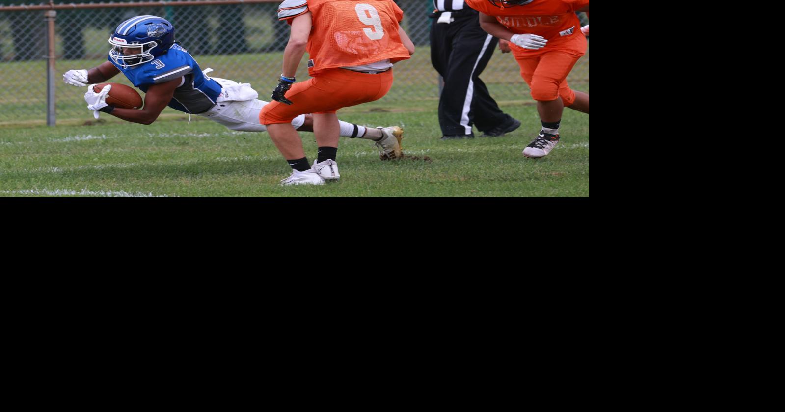GALLERY: Middle vs Oakcrest football scrimmage