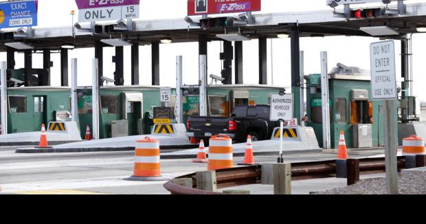 Toll takers continue to fight for jobs