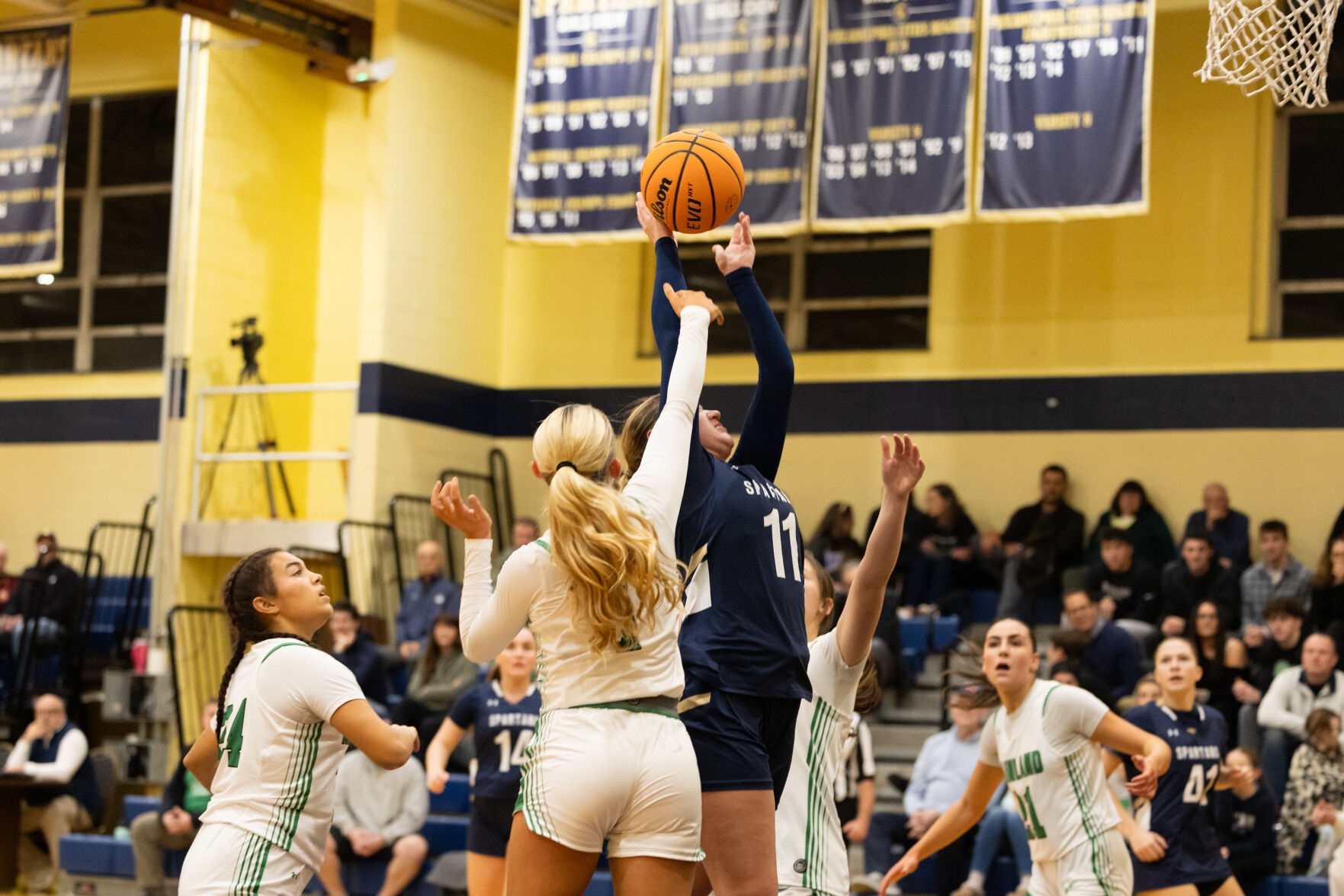 Mainland Regional beats Holy Spirit in girls basketball