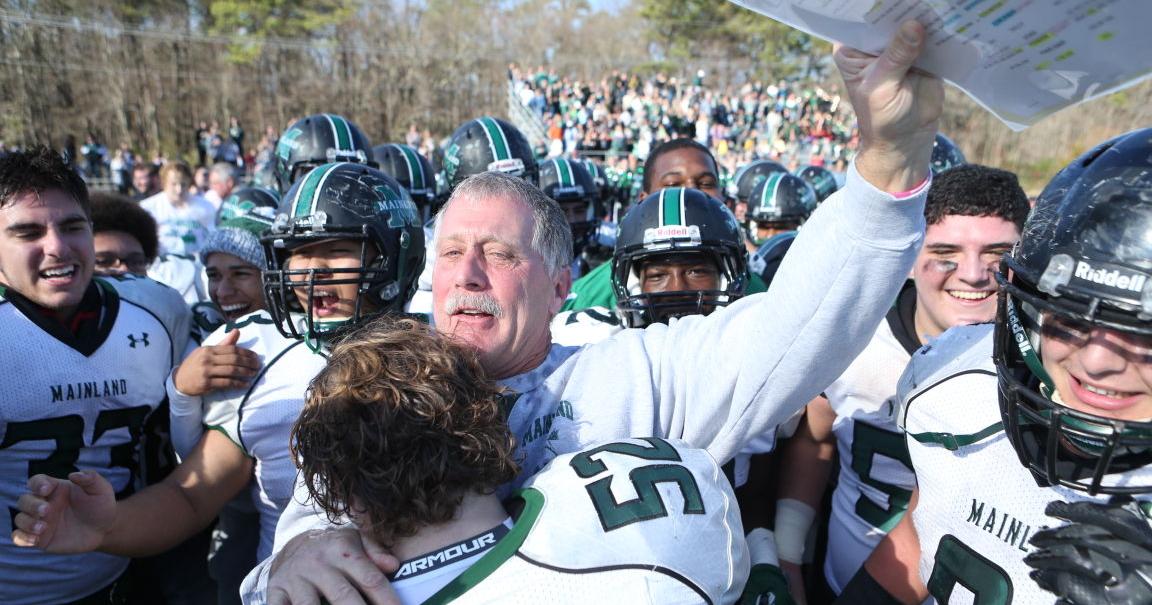 Bob Coffey ends Mainland coaching career with dramatic win