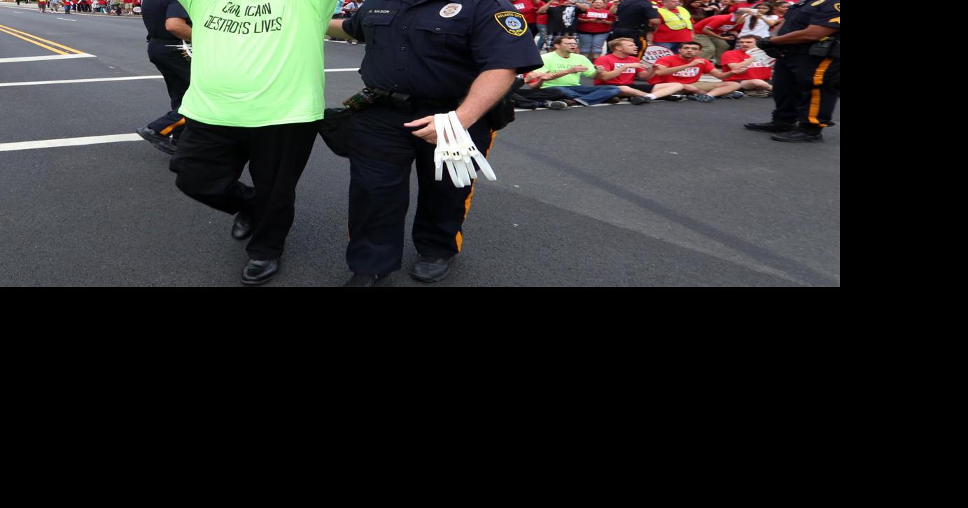 Local 54 members protest, get arrested outside Taj Mahal