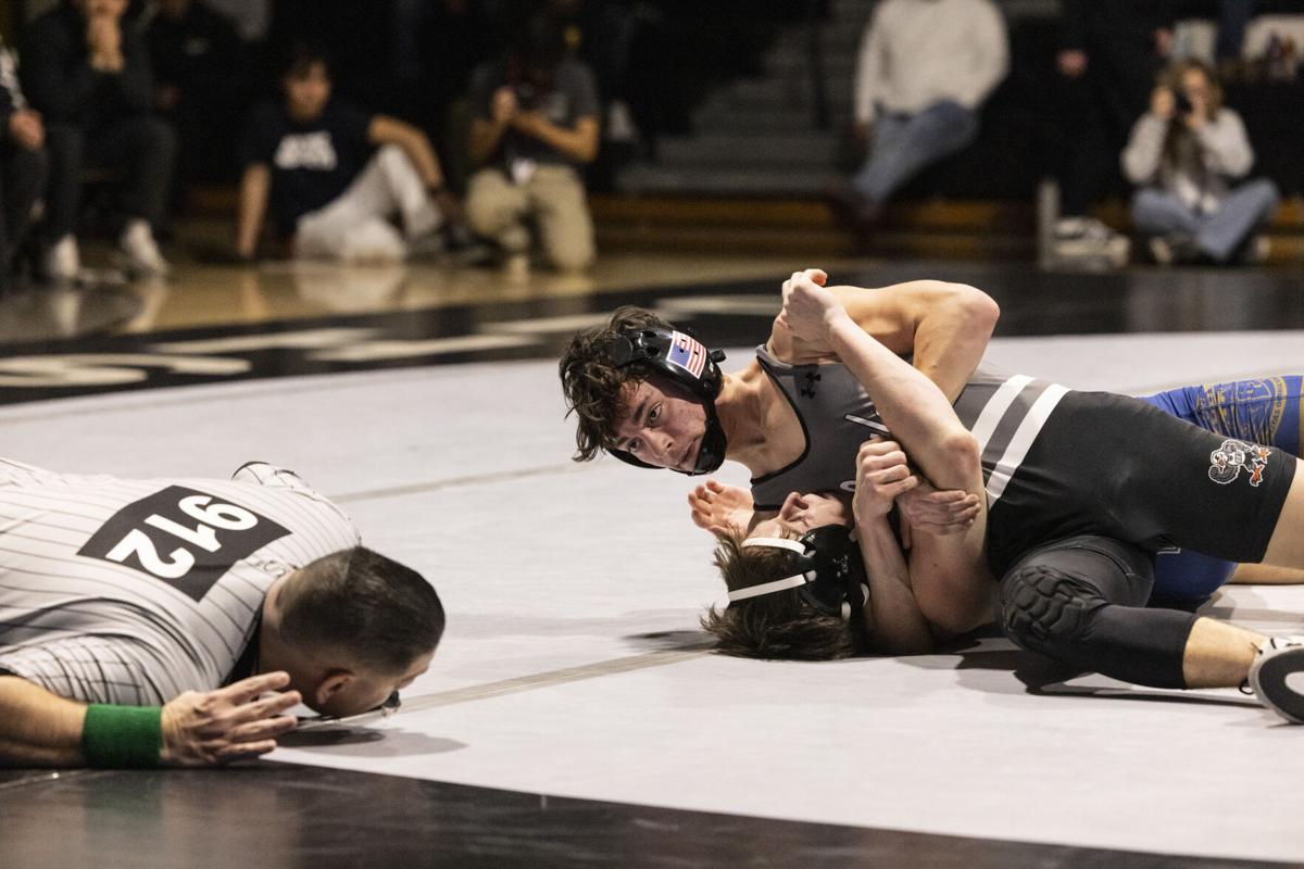 Egg Harbor Township wrestling picks up divisional win