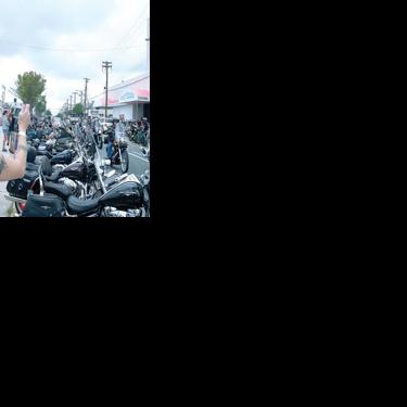Thousands of bikers