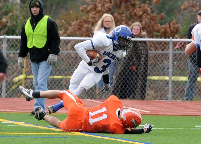 Oakcrest's Mark Clements commits to Villanova for football