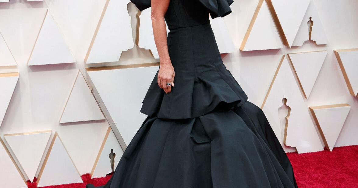 Kelly Ripa tests positive for Covid-19