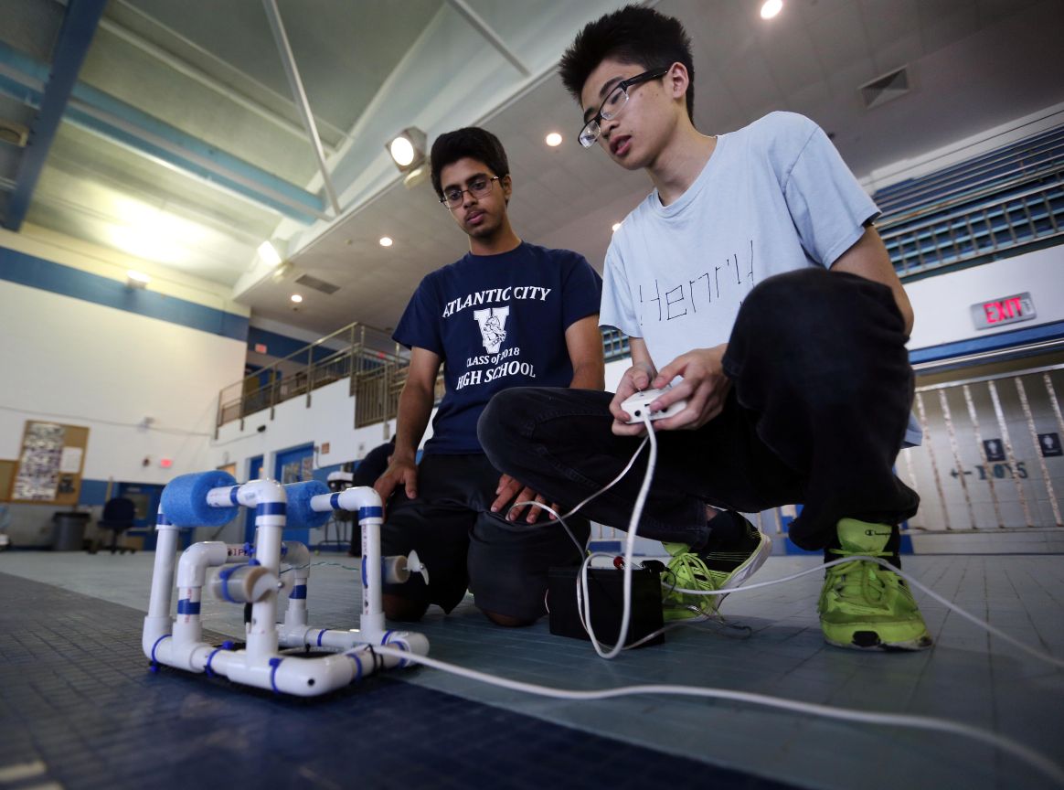 Cape Tech hosts robot competition