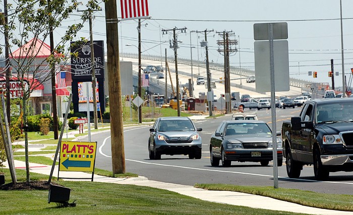 Route 52 causeway, three weeks after 4-lane opening, satisfies all