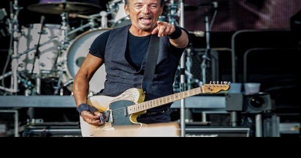Springsteen back on tour after taking break for illness