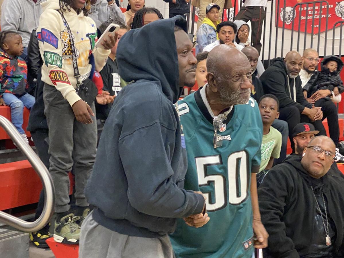 90-year-old Eagles fan Ron Jordan is pumped for Super Bowl