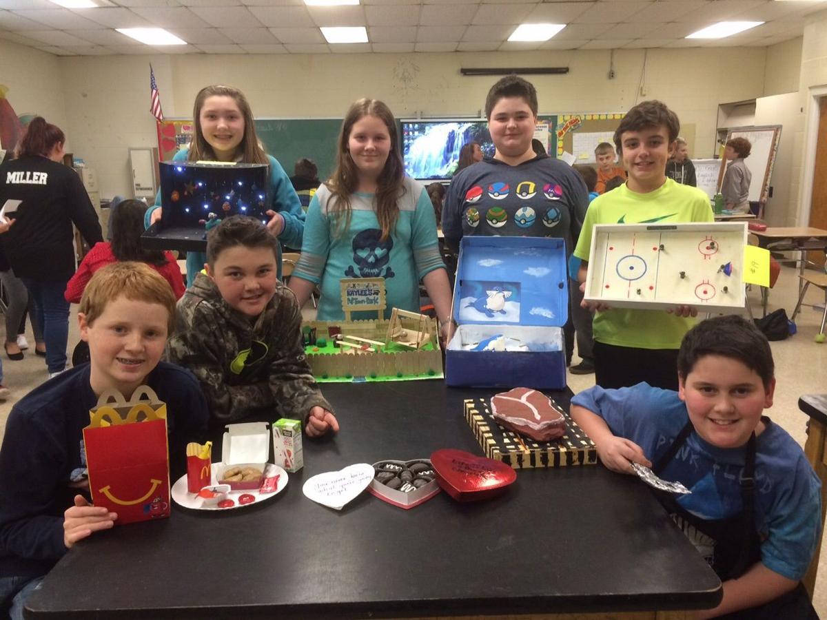 Rock decorating contest turns into a concert of rock art