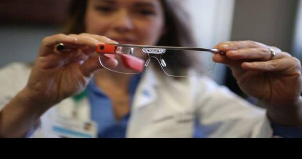 Surgeon test-drives Google Glass