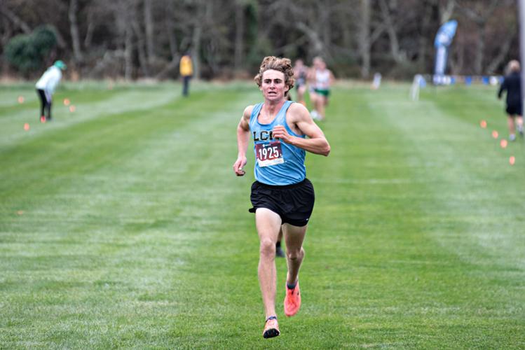 Rutgers' Zeb Hinker places 2nd at Delaware Invitational