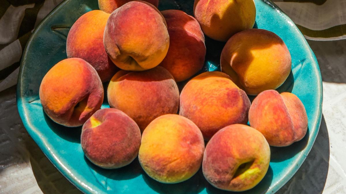 Free peaches to be handed out in Atlantic City, Wildwood