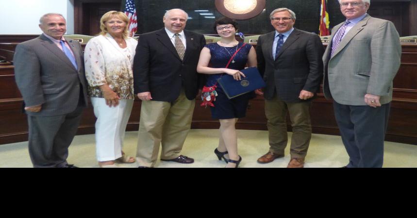 Gabrielle Wolf receives $500 NJAC scholarship