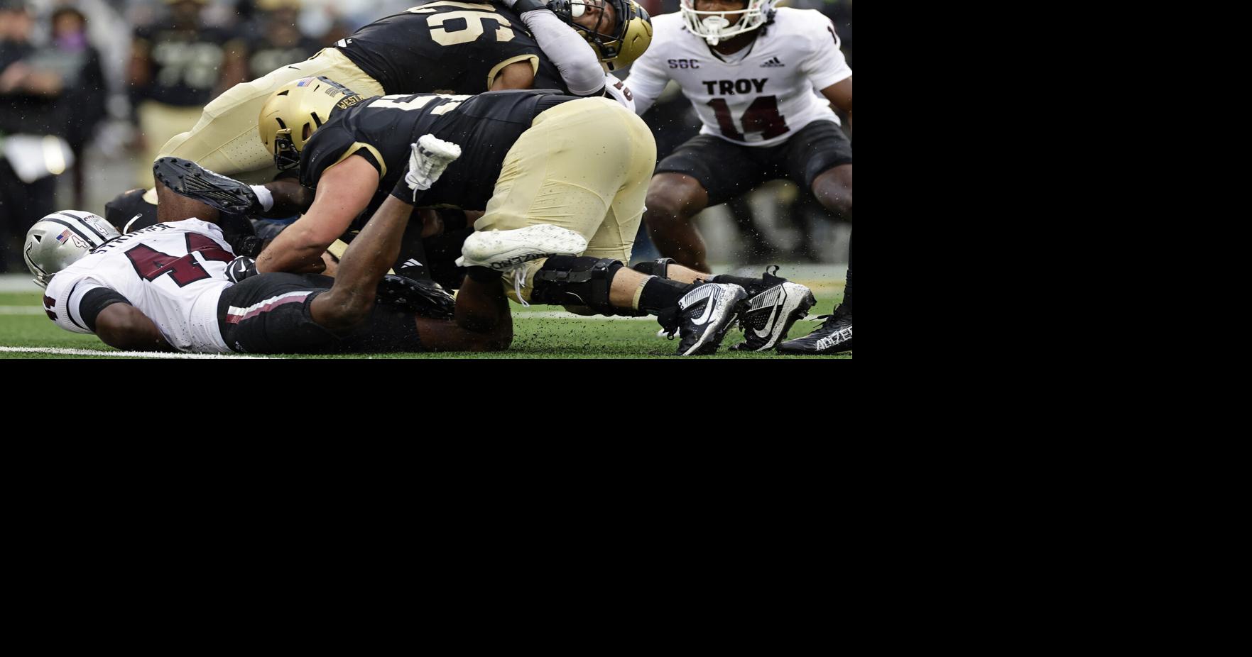 Kanye Udoh has first 100-yard game for Army