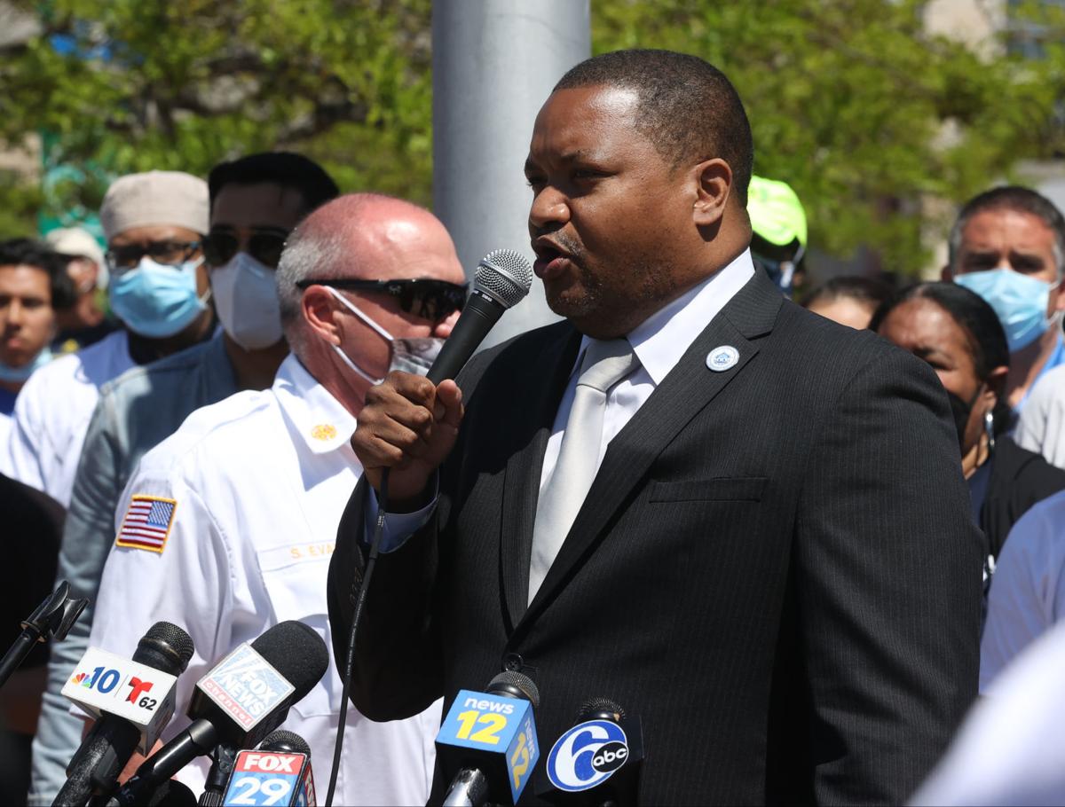 Menendez endorses Small for Atlantic City mayor