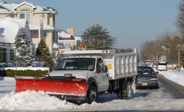 A Monday make-good: Shoppers turn out after being snowed in Saturday